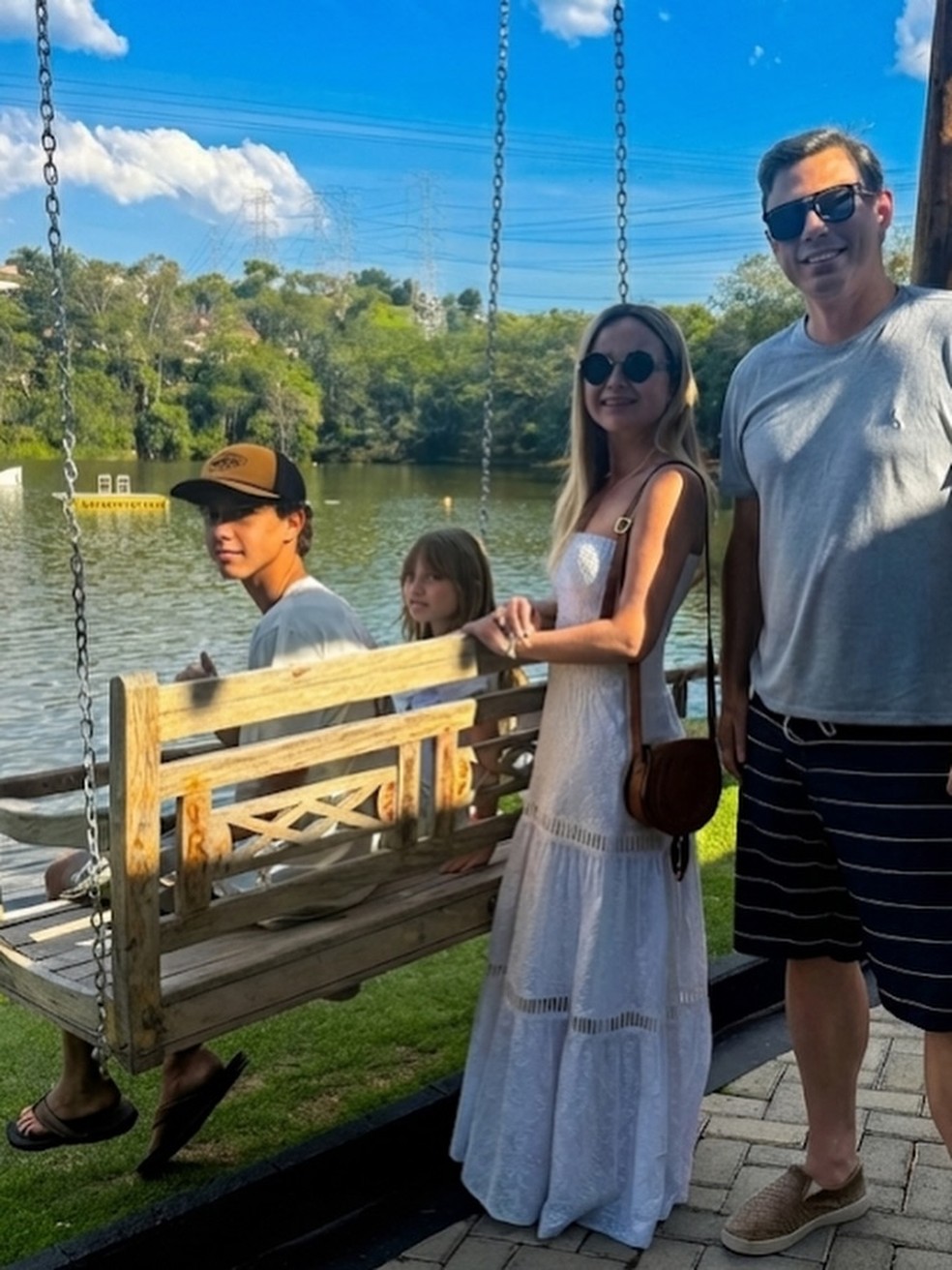 Eliana abre álbum de momentos românticos para celebrar aniversário do ...