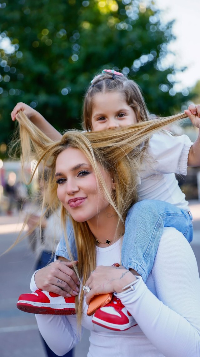 Longe dos filhos, Virginia posta novos registros com o trio para matar ...