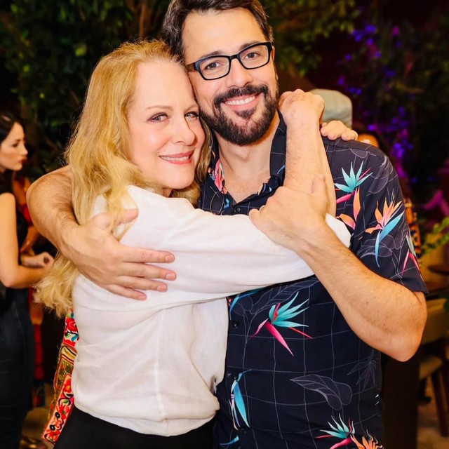 Lucinha Lins comemora 53 anos de Claudio, filho com Ivan Lins, e ...