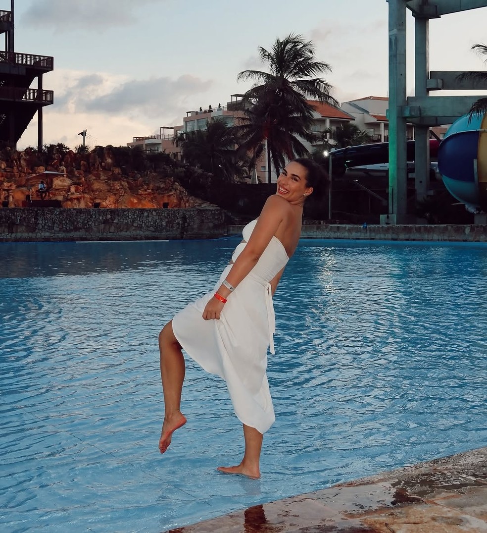 Livian Aragão abre álbum de fotos no Beach Park: 'Foi surreal'