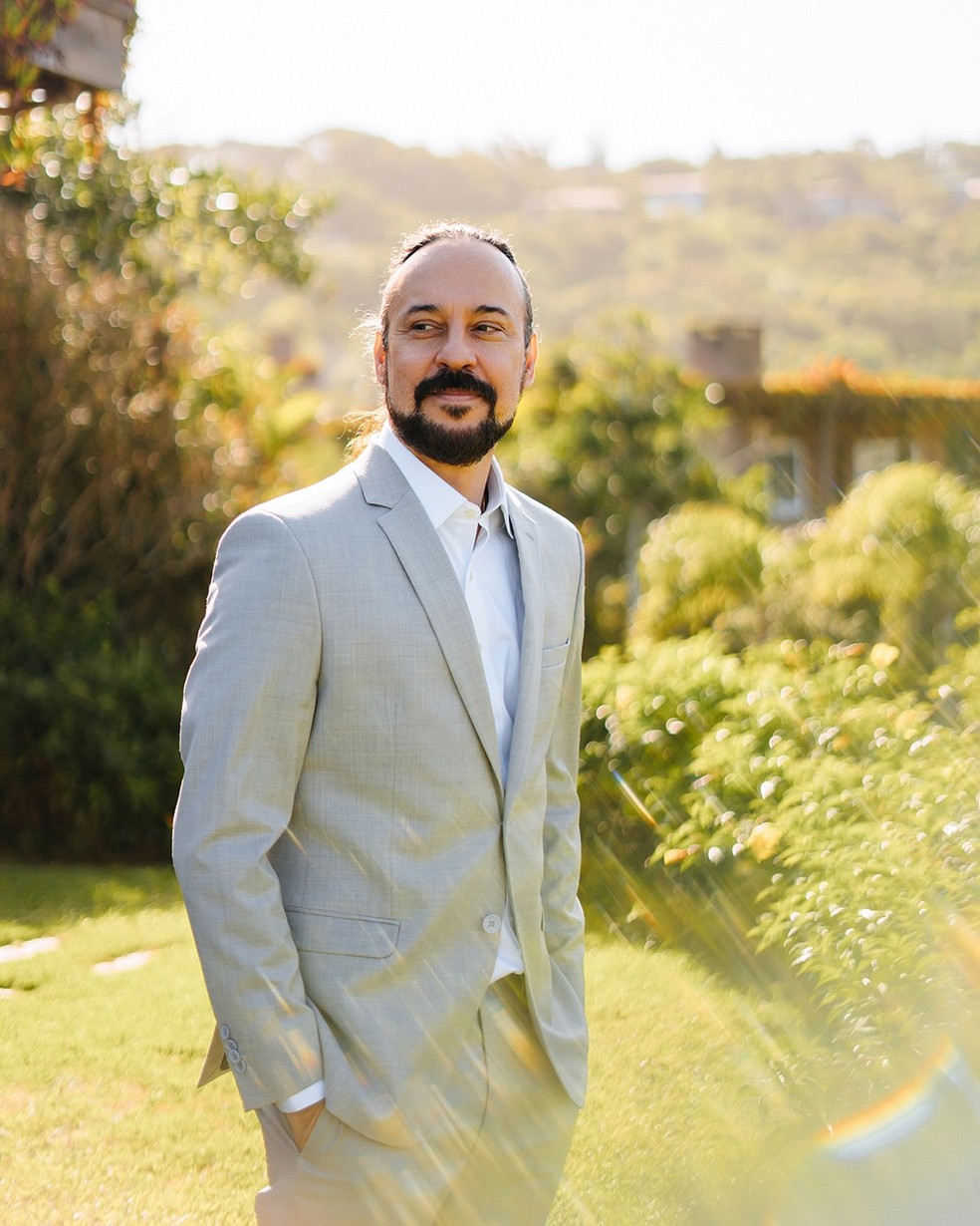 Gabriel, o Pensador e Gabriela Vicente se casam em cerimônia intimista: 'Solitário surfista não ...