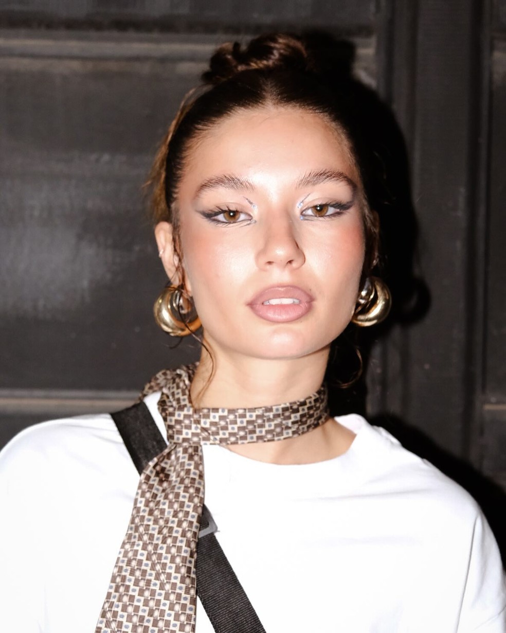 9 influencers de beleza entregam quais são os melhores blushes do momento