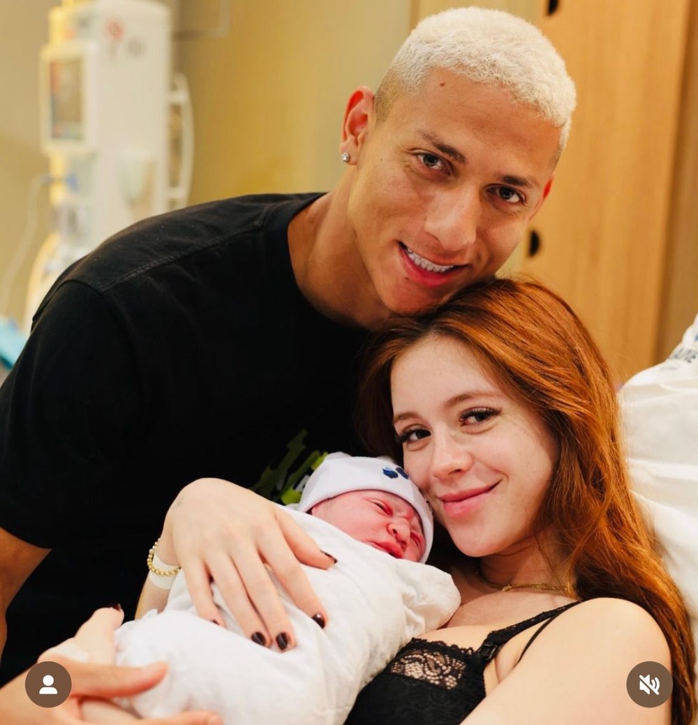 Nasce primeiro filho de Richarlison e Amanda Araújo: 'Muita fofura'