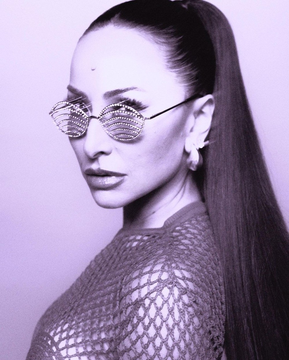 Sabrina Sato se joga na transparência com vestido de tricô grifado de R ...