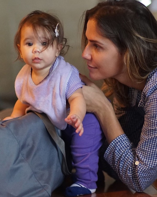 Deborah Secco faz homenagem para a filha no Dia das Crianças: 'O meu mundo'