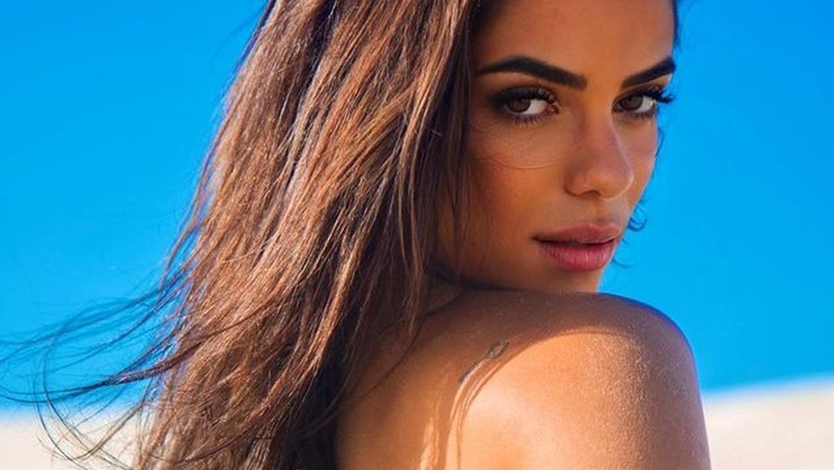 Key Alves posa de biquíni em paisagem paradisíaca e diz: 'Amor próprio'