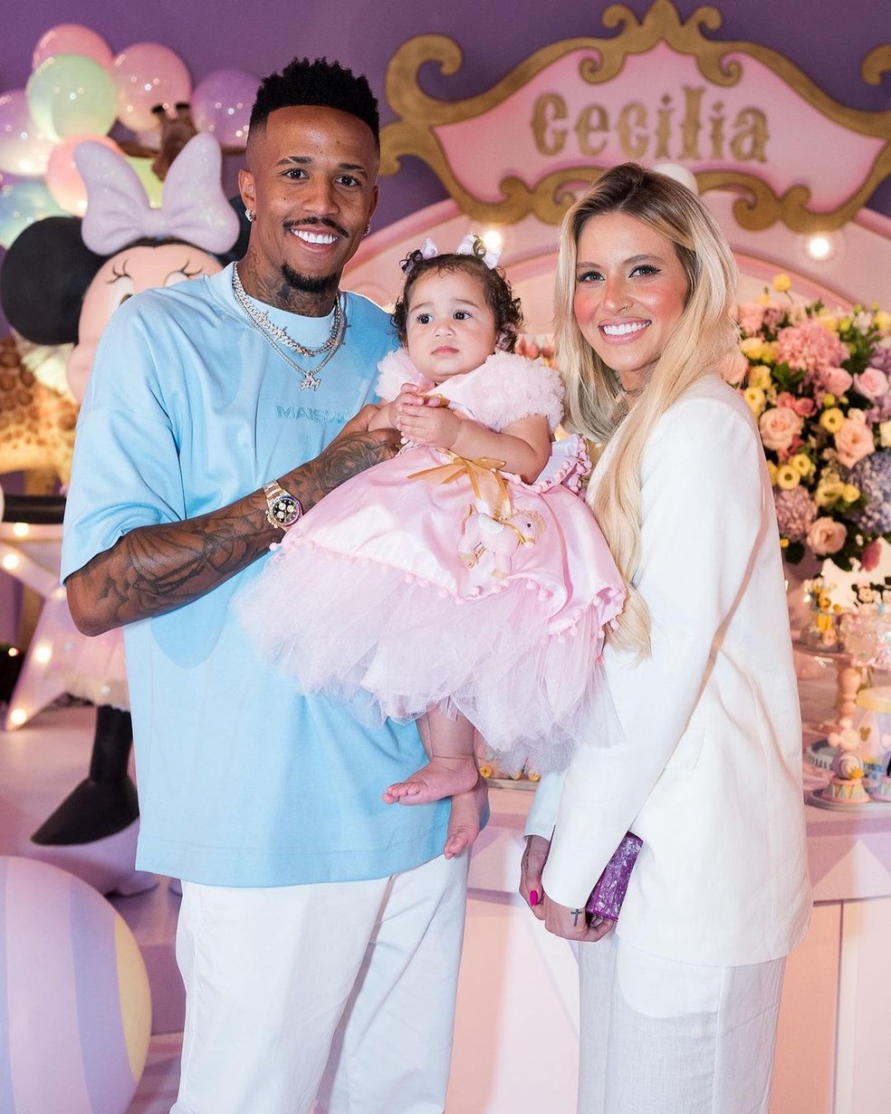 Karoline Lima muda de visual para aniversário de Cecília e reação da ...