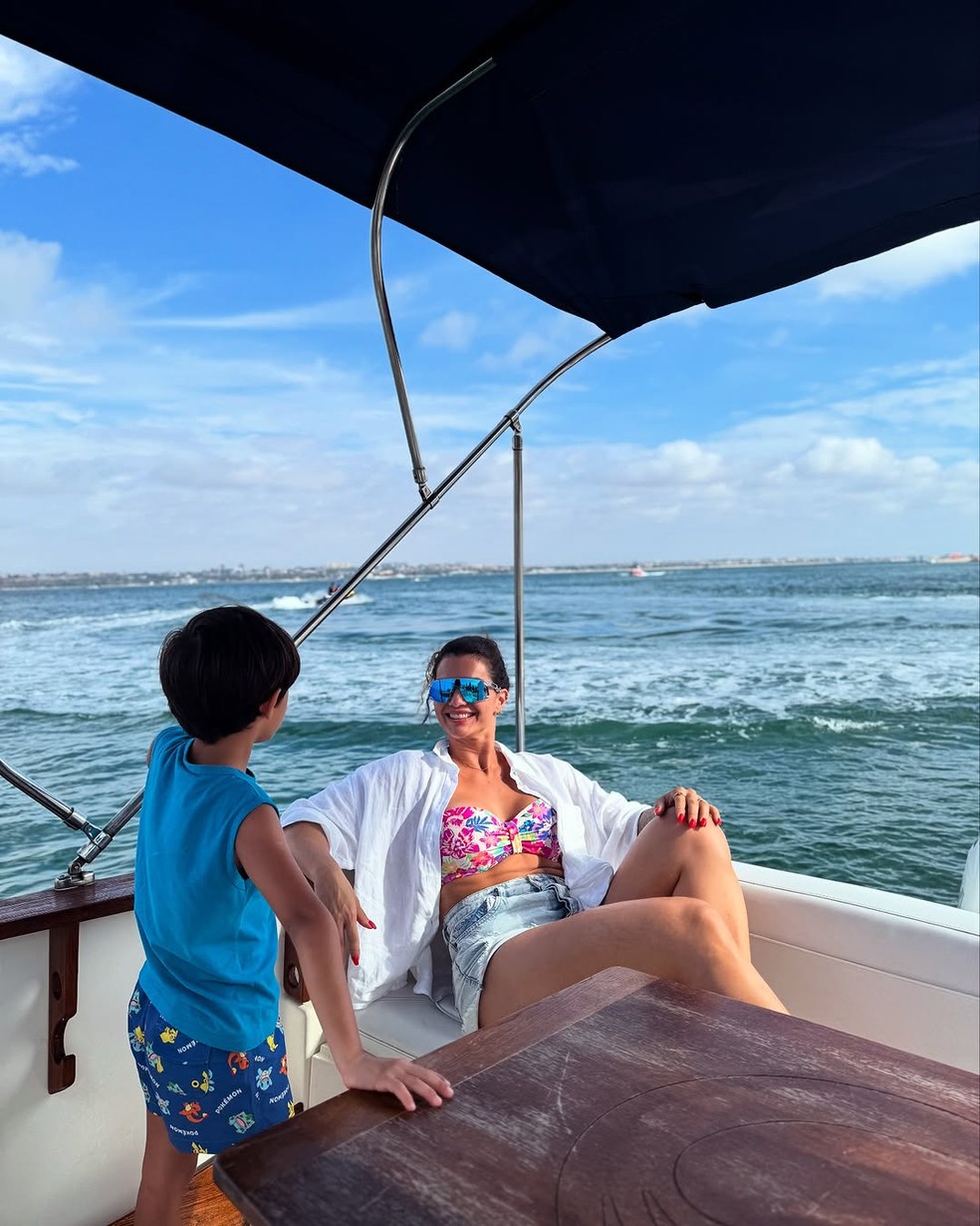 Vivendo em Angola, Kelly Key curte passeio em alto-mar com o marido e o ...