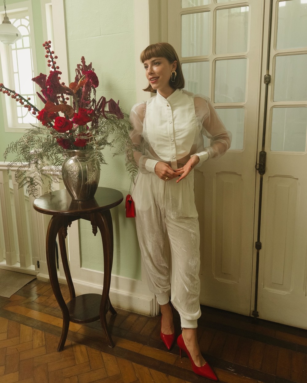 Romântico com toque anos 80: o estilo de Alice Wegmann como Solange ...