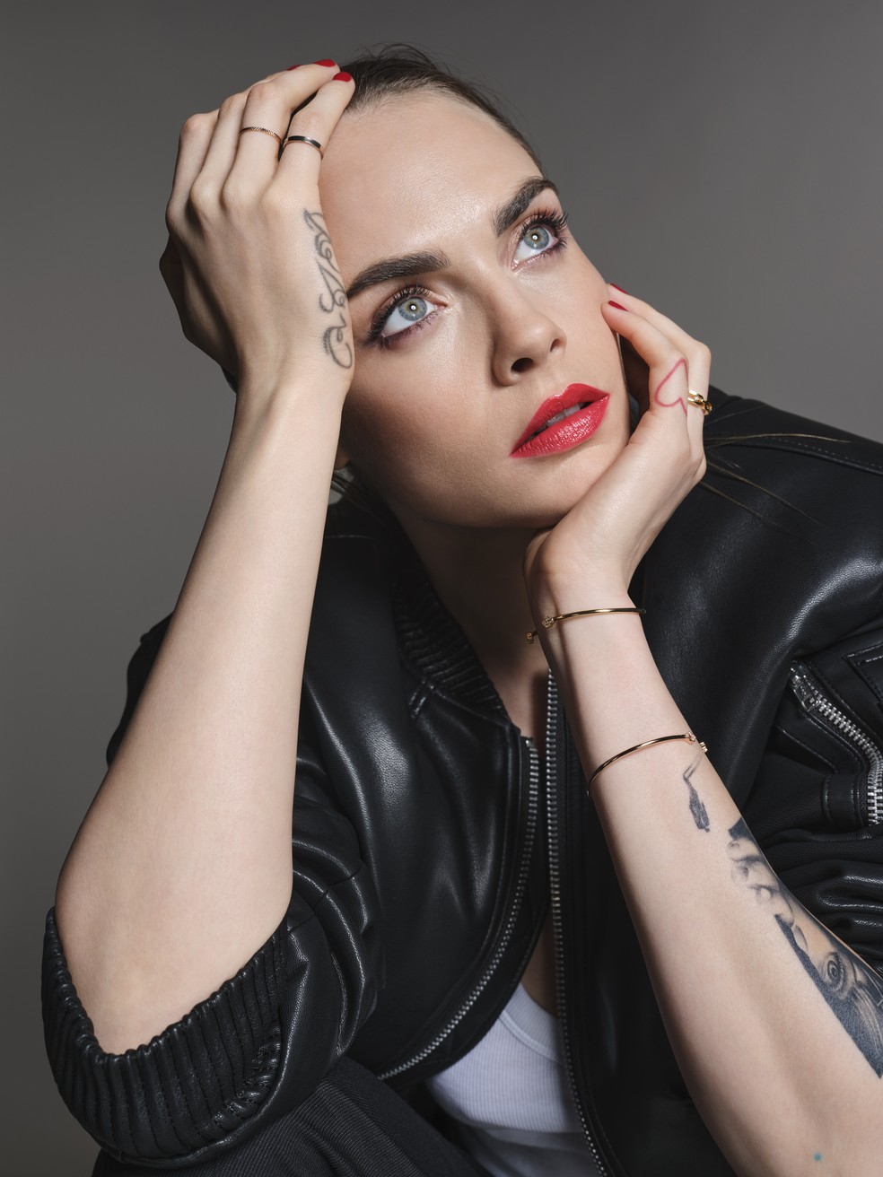 Cara Delevingne entrega ritual de beleza e se faria 'risquinho na ...