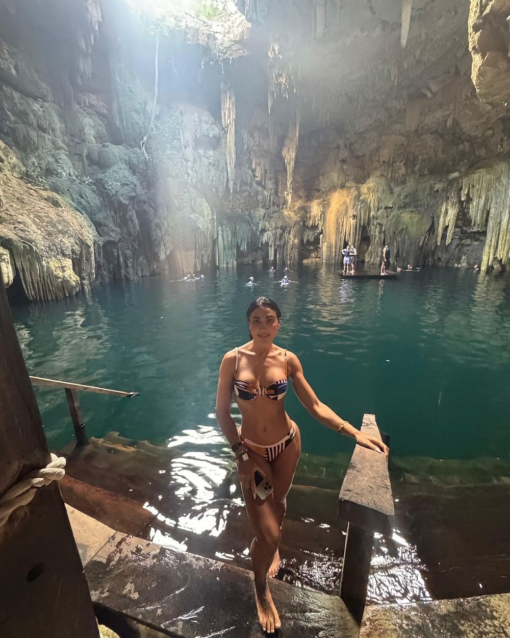 Dayanne Bezerra abre álbum de fotos de biquíni em viagem ao México: 'Sereia'