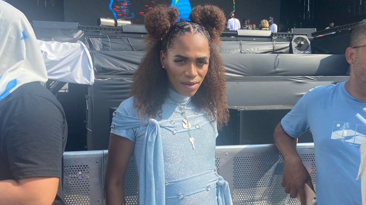 Mulher trans é primeira fã de Mariah Carey a chegar na grade do Rock in ...