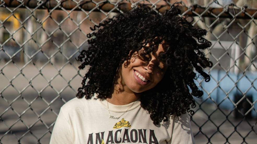 8 cremes ativadores de cachos bons para cabelos cacheados e crespos