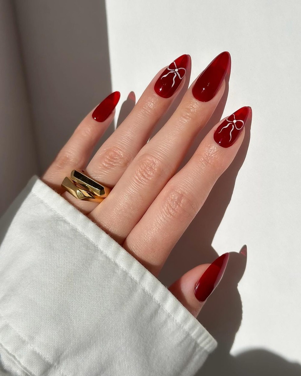 Unhas decoradas vermelhas: 20 inspirações para tirar a cor clássica do ...