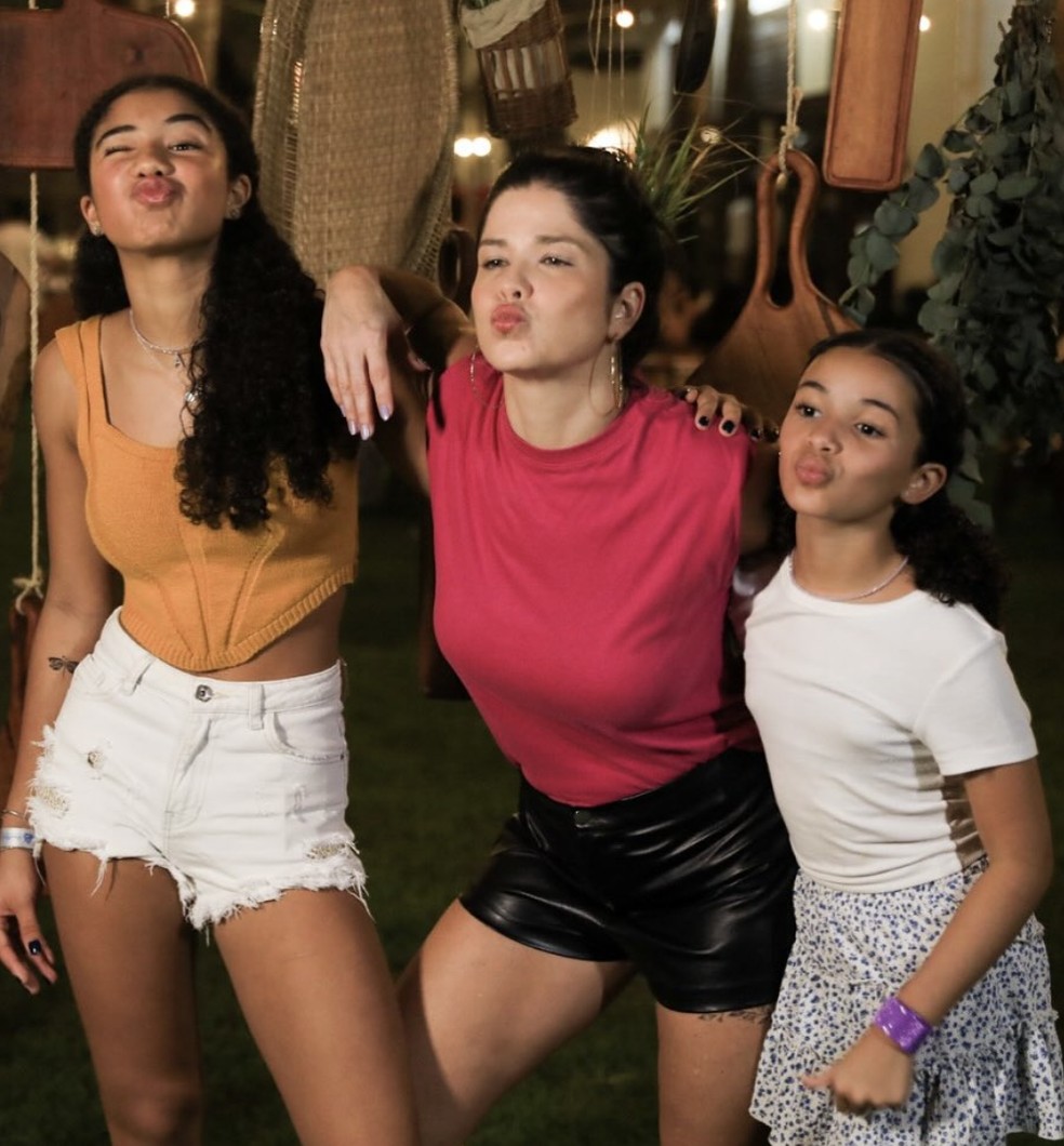 Samara Felippo faz piada com pensão alimentícia e cita Piovani: 'A conta não fecha'