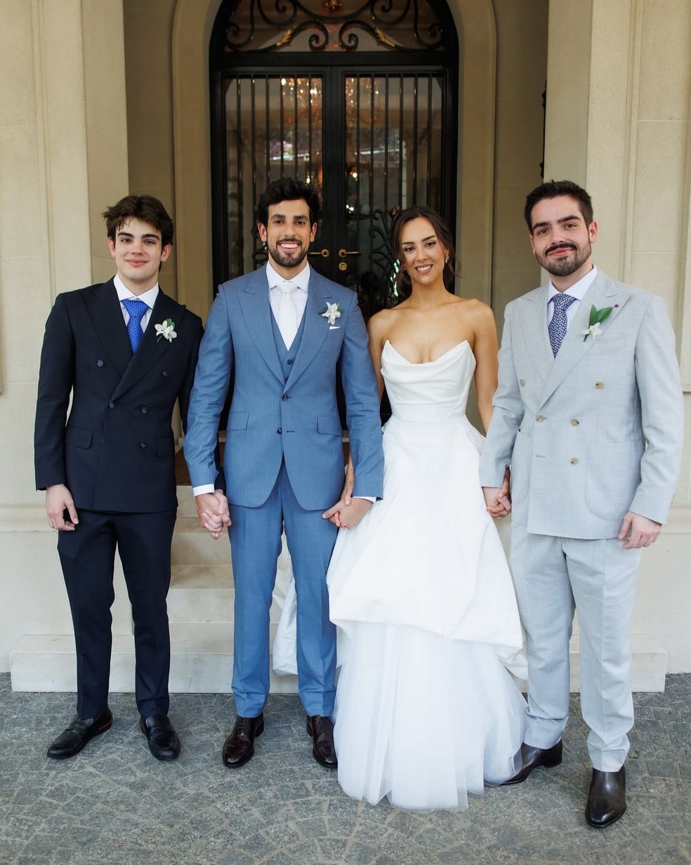 Lara Silva, filha de Faustão, abre álbum de fotos do casamento e posa com o pai