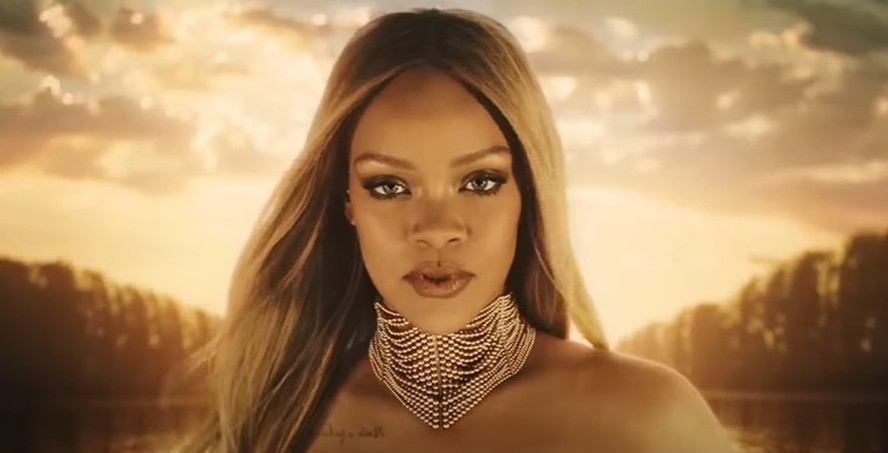 Rihanna é a grande estrela de J'Adore, de Dior