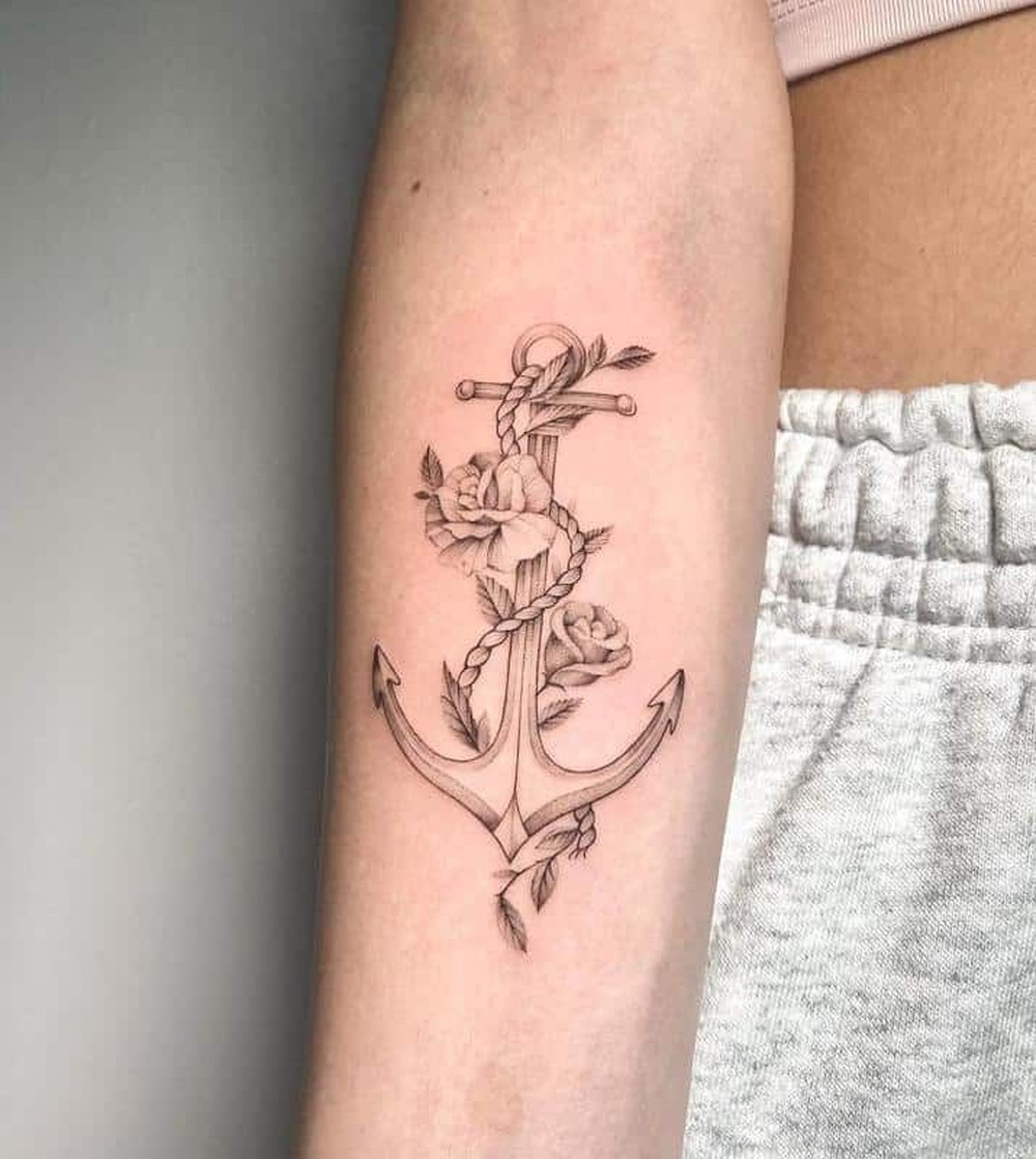 Tatuagem de âncora feminina: 25 ideias para reinventar o clássico!