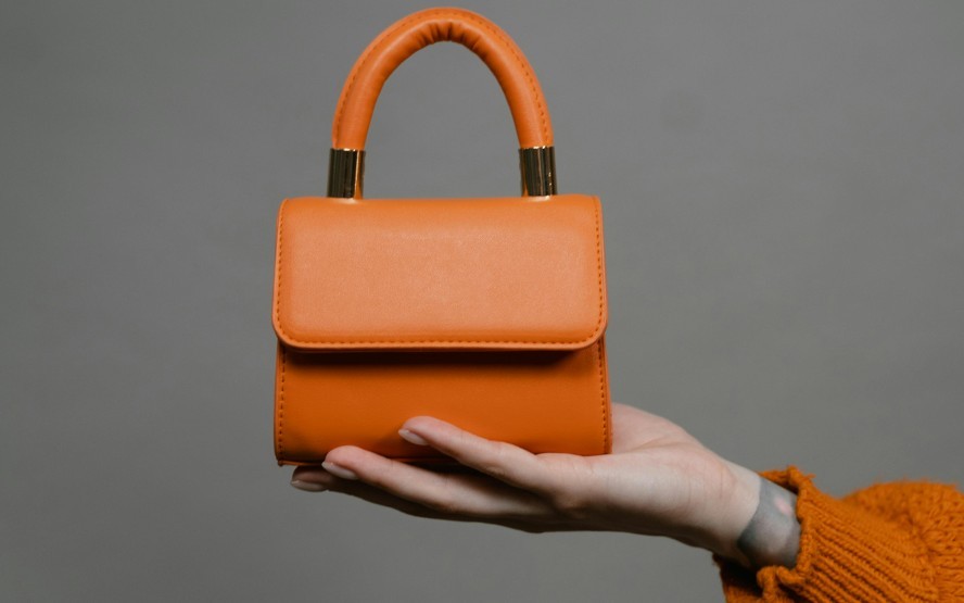 Mini bag: 6 opções de bolsas pequenininhas para maximizar o outfit