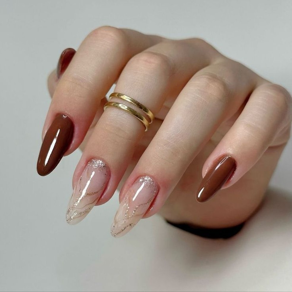 Unhas decoradas de marrom: 25 inspirações sofisticadas e elegantes para ...