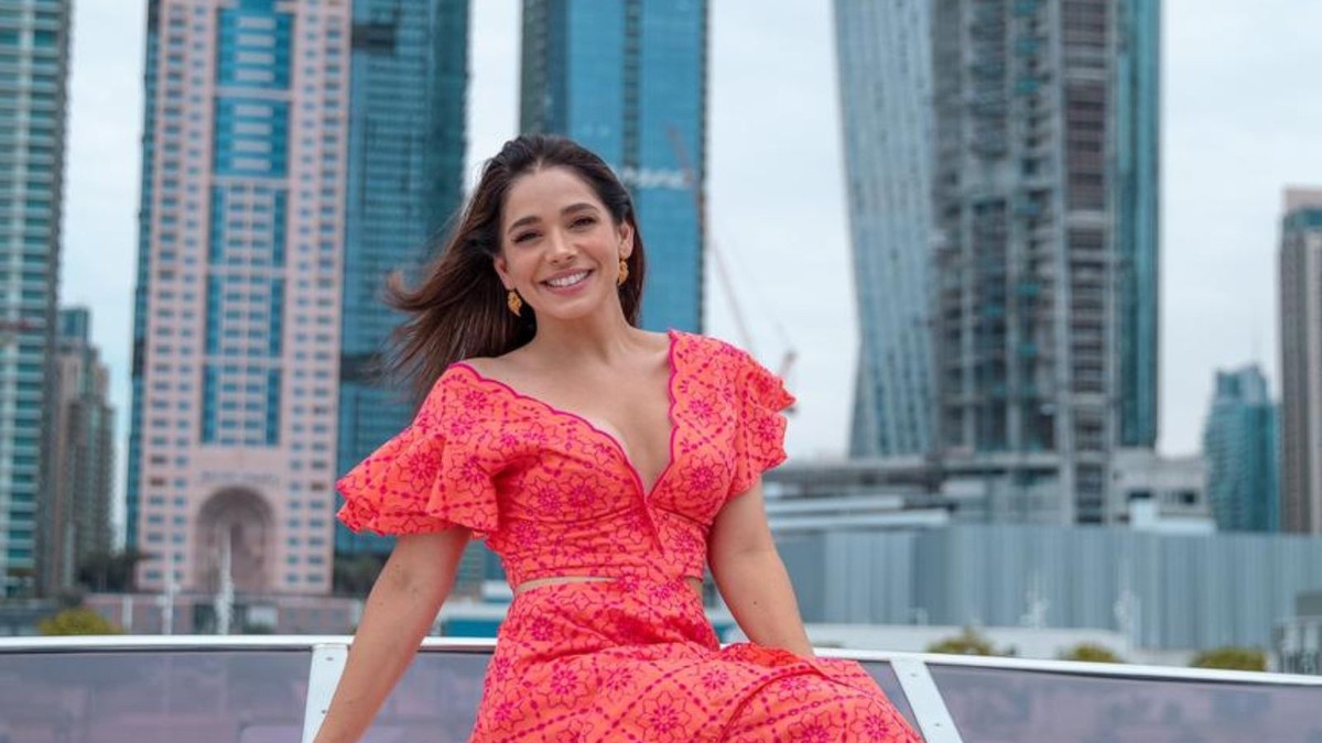 Em Dubai, Sabrina Petraglia celebra 40 anos com festa em barco luxuoso