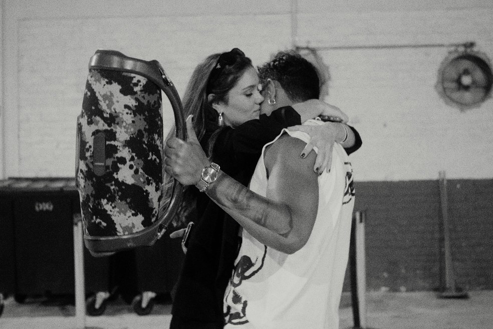 Xamã se derrete em declaração à Sophie Charlotte: 'Minha namorada linda'