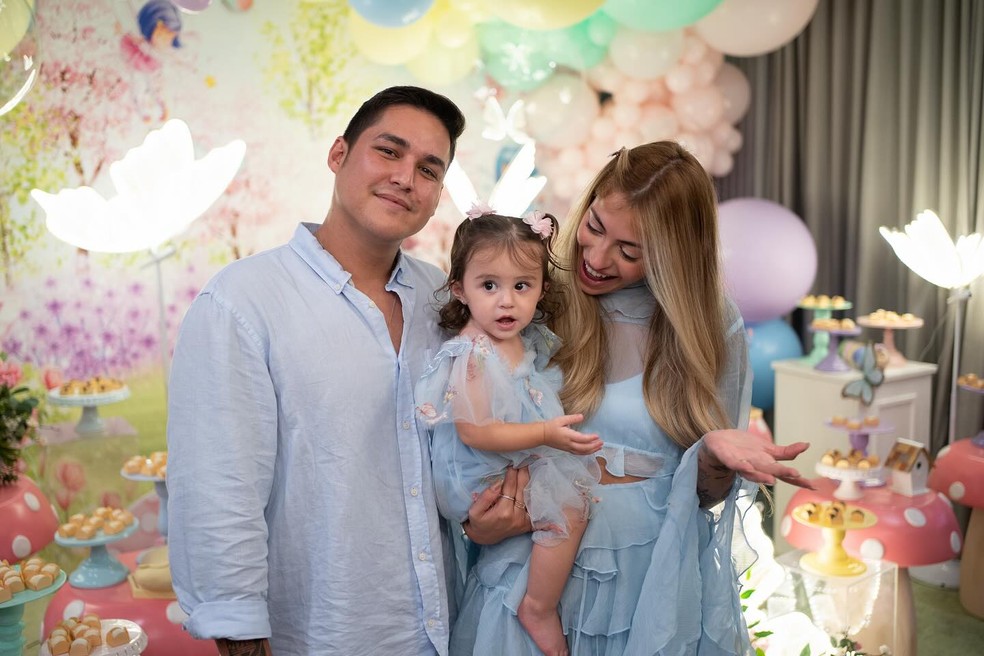 Filha de Leandro Hassum, Pietra, abre álbum do primeiro aniversário da ...