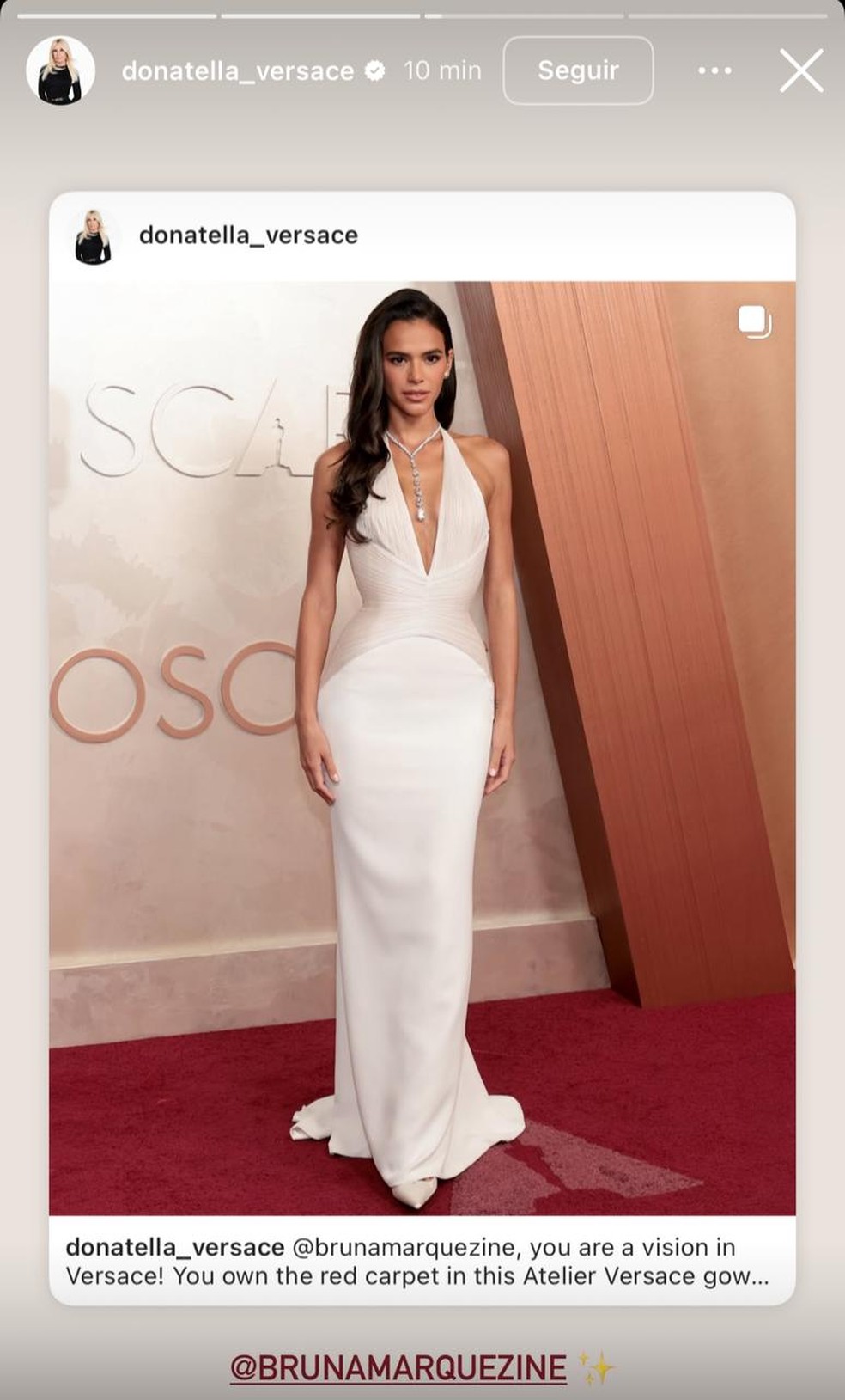 Bruna Marquezine usa Versace em seu 1º Oscar é exatada por Donatella nas redes sociais