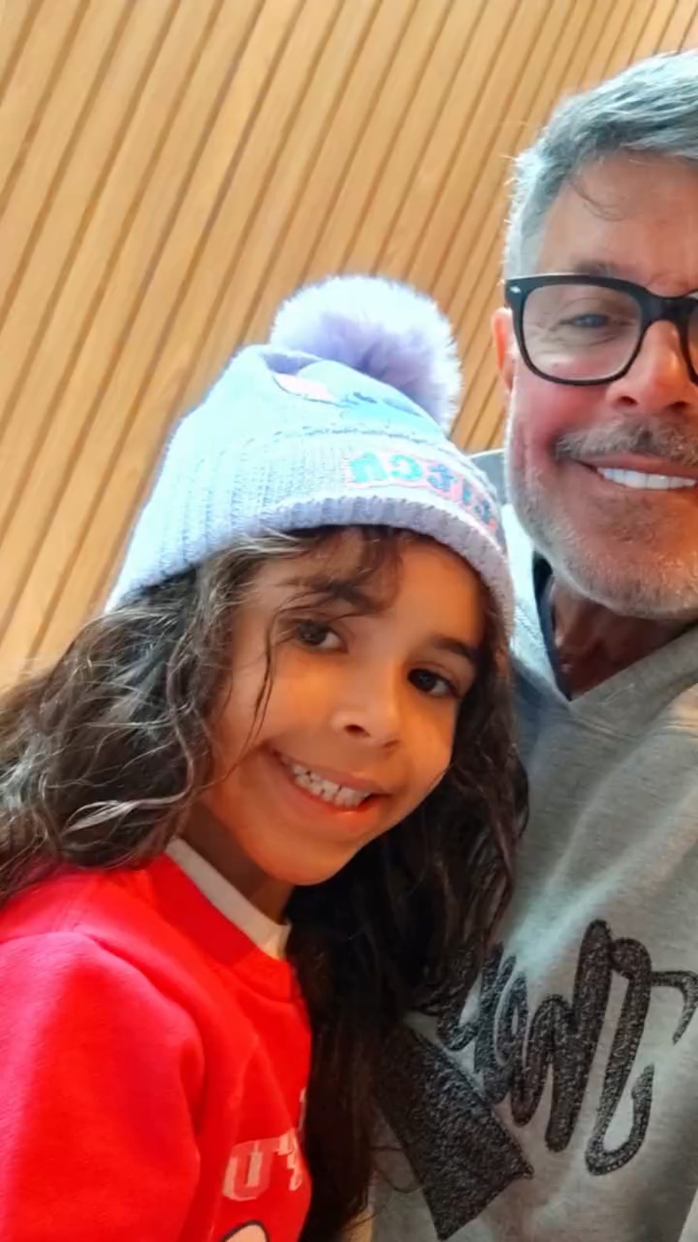 Fabi Frota, mulher de Alexandre Frota, mostra filhos comemorando ...