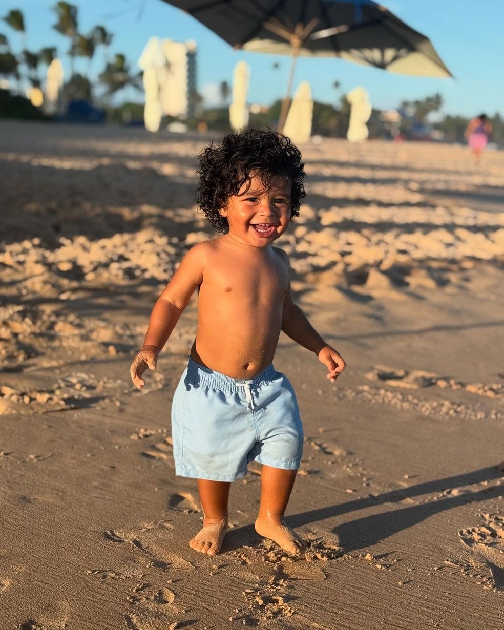 Natalia Belloli mostra viagem com Raphinha, da seleção, e o filho ...