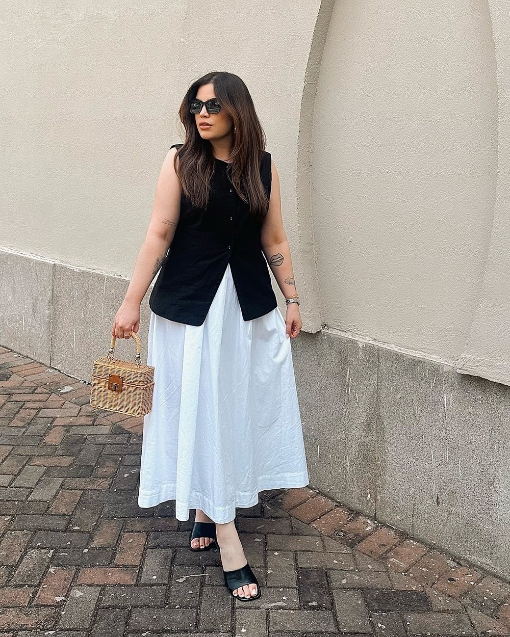 Aprenda a montar looks com saia midi: confira o guia definitivo de ...