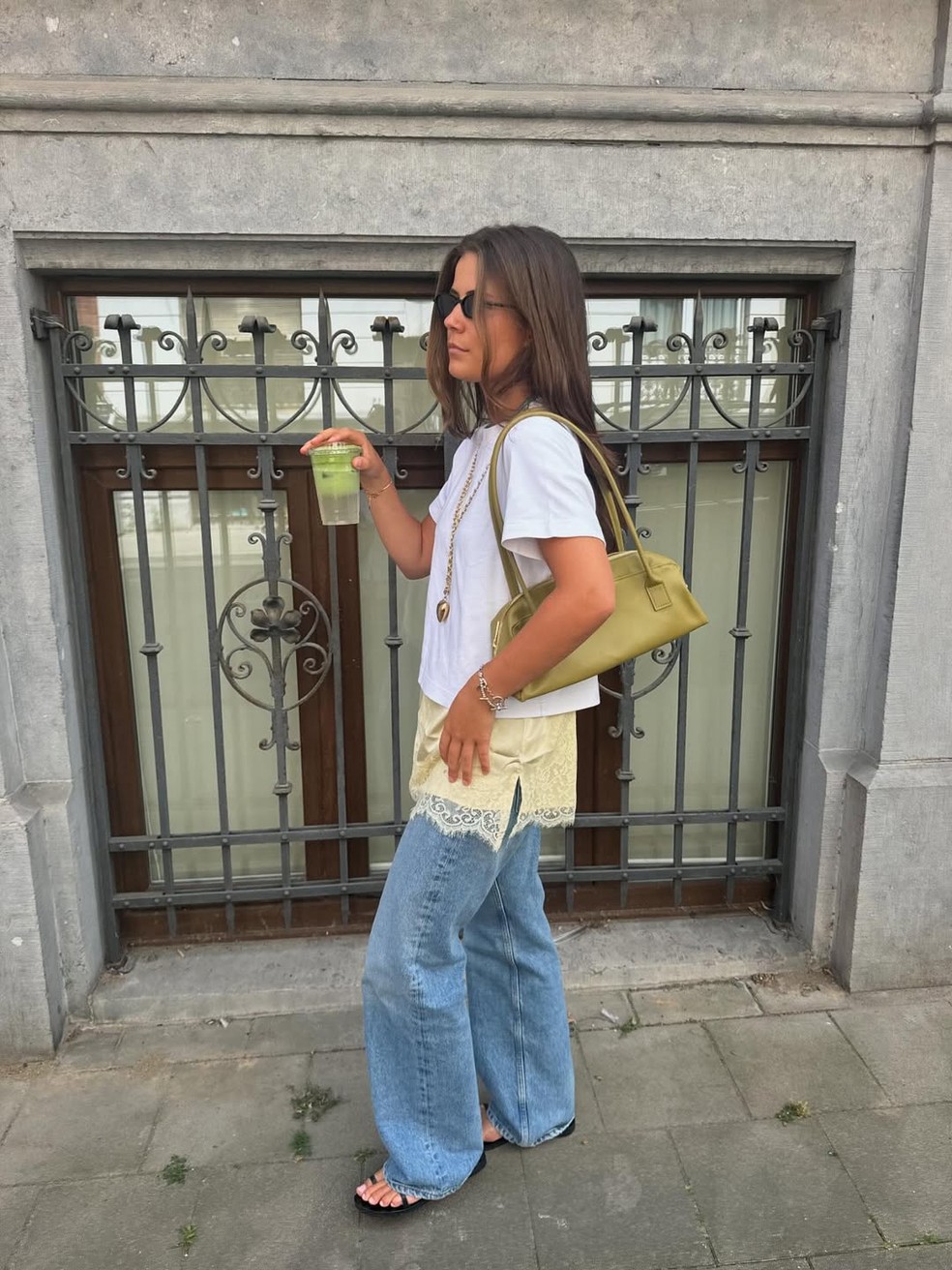 Sobreposição com renda: o truque de styling fashionista que vai ...