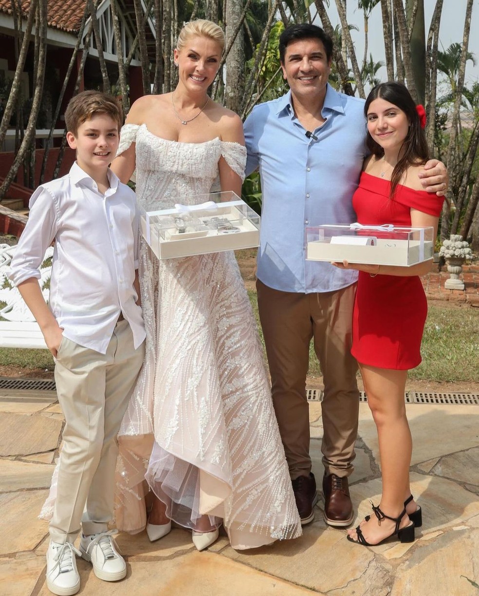 Ana Hickmann agradece filho e enteada por apoio a casamento com Edu ...