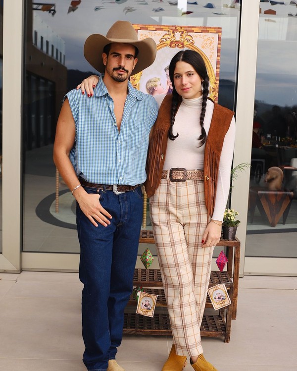 Claudia Raia encanta fãs ao mostrar família caracterizada em 'arraiá ...