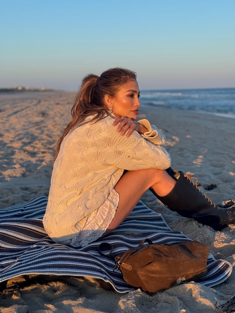Jennifer Lopez usa música sobre solteirice em novas fotos: 'Serei meu ...