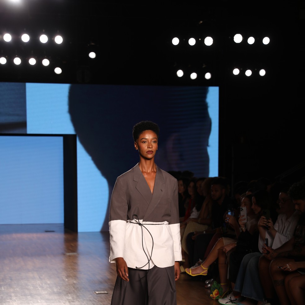 Moda afrocosmopolita: Angela Brito coloca festas de santos no SPFW