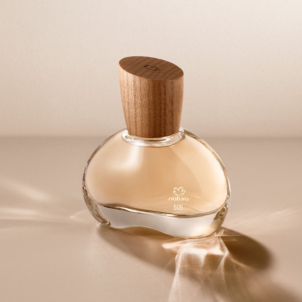 Descubra 7 perfumes amadeirados perfeitos para o seu dia a dia profissional