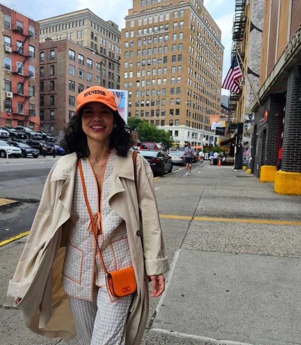 Manu Gavassi abre álbum de fotos e posa sorridente em Nova York ...