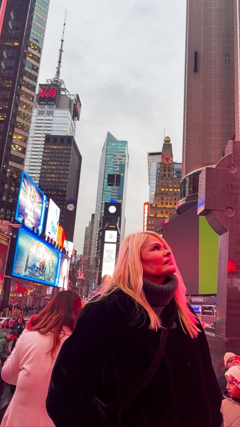 Monique Evans curte viagem romântica à Nova York com sua mulher, Cacá ...