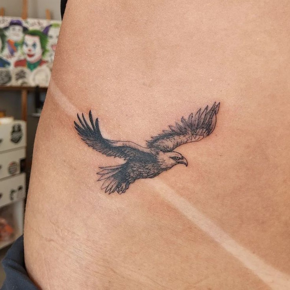 Tatuagem na virilha: 20 inspirações femininas para ousar ainda mais!