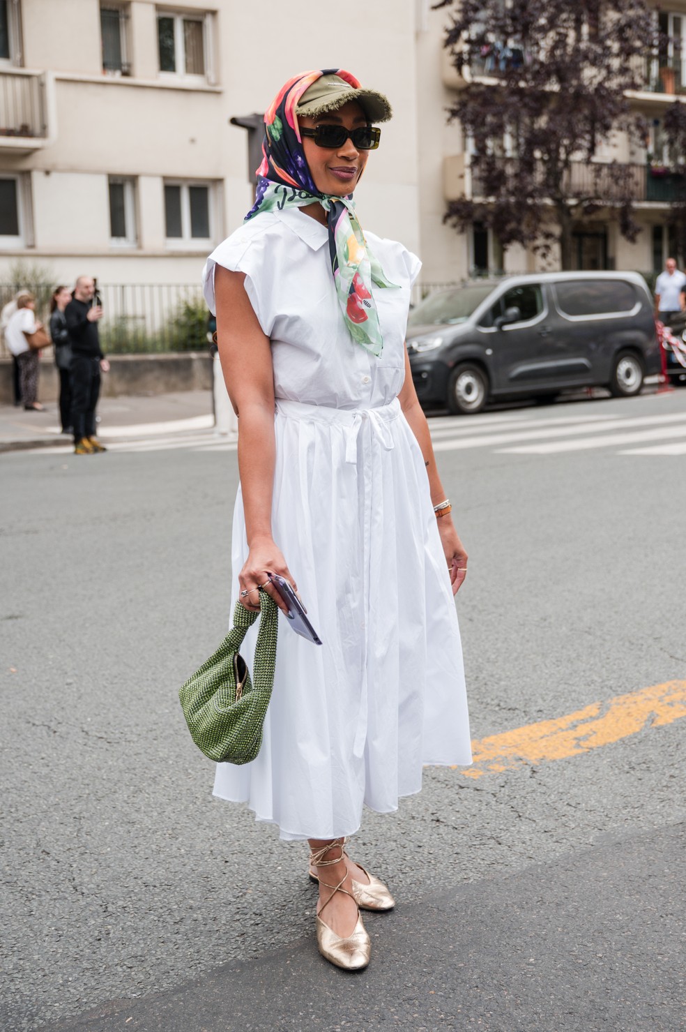 Disfarce ou estilo? Usar lenço com boné virou trend; aqui estão 6 ...