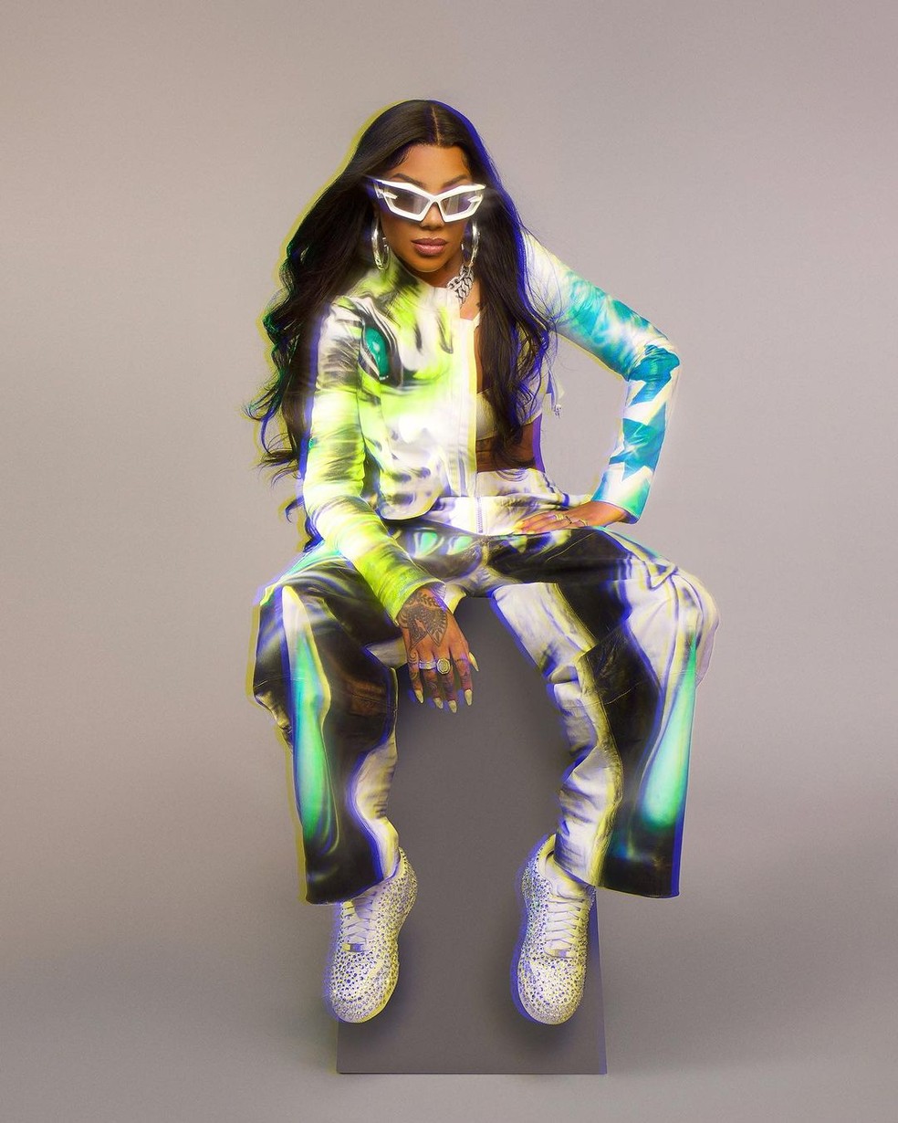 The Town: Ludmilla sai de cofre como joia rara, dança com Brunna e ...