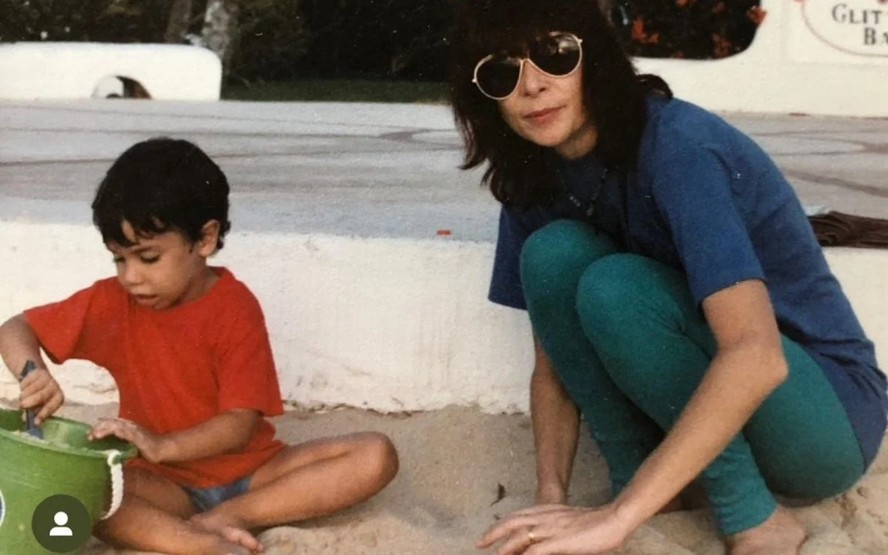 Perfil de Rita Lee publica foto rara da cantora e o filho caçula para ...