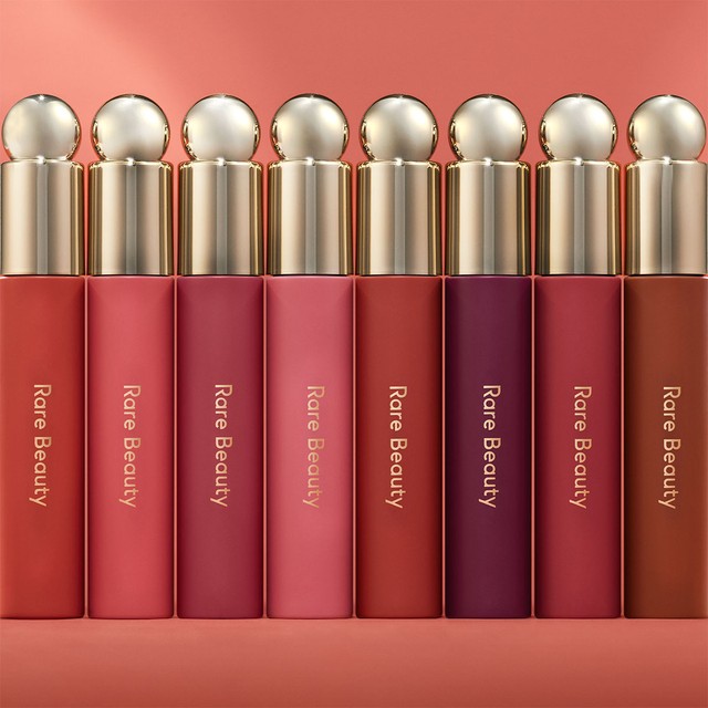 Rare Beauty, marca de Selena Gomez, esgota produtos em novo lançamento ...