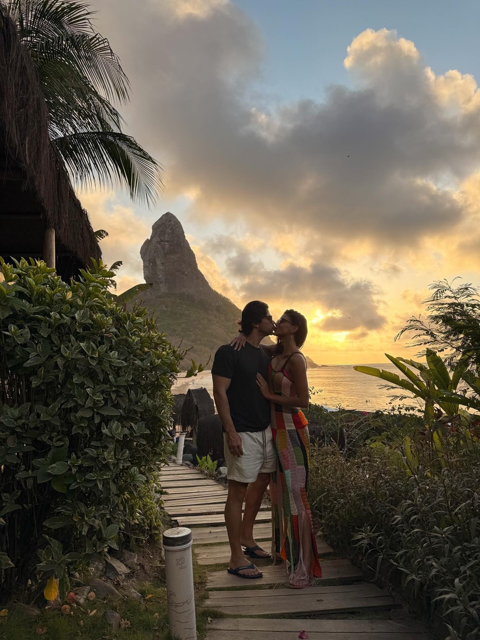 Ex-Miss, Jakelyne comemora lua de mel com Mariano após seis meses de ...