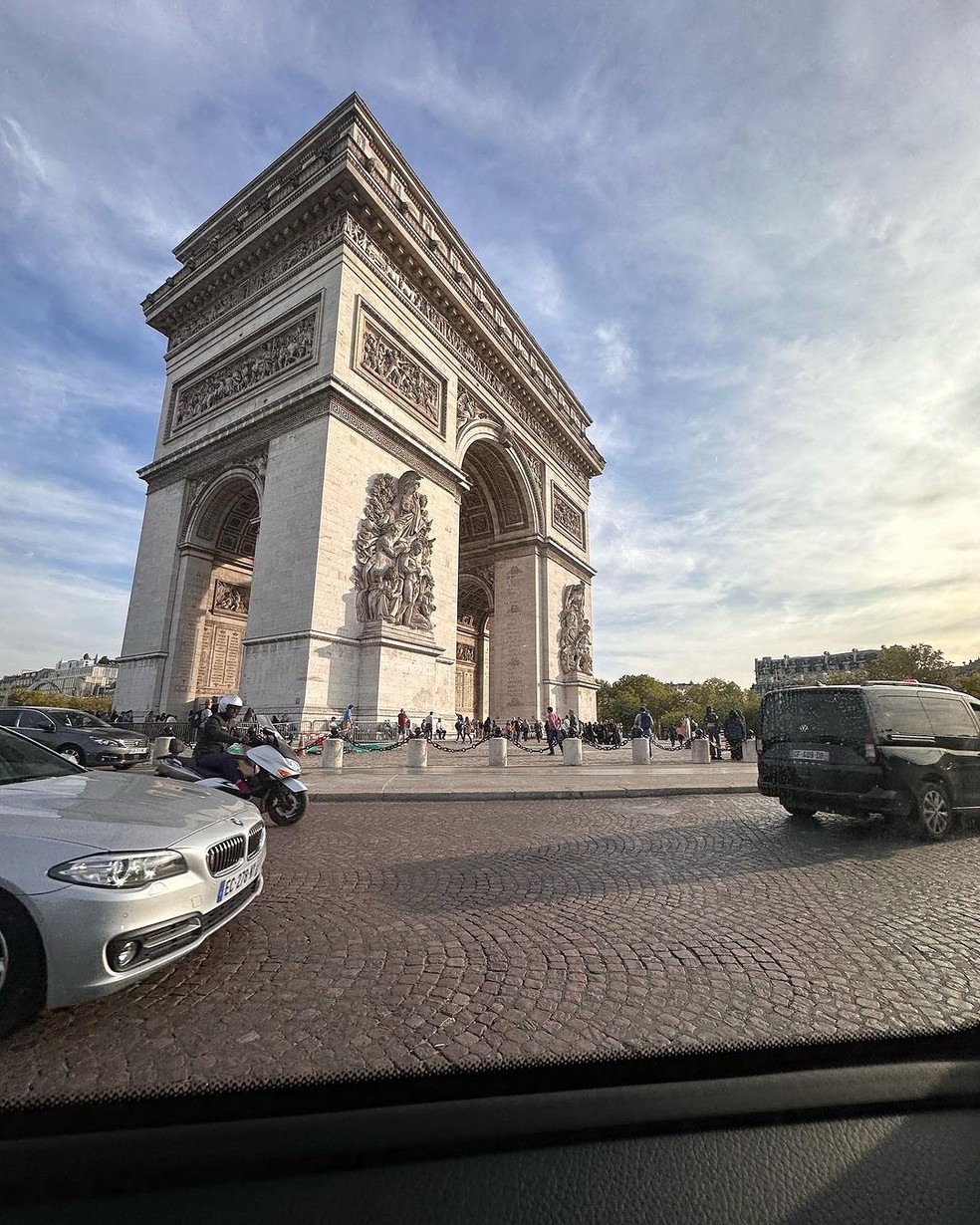 Bianca Andrade ostenta compras em lojas de grife em Paris: 'Pesquisando ...