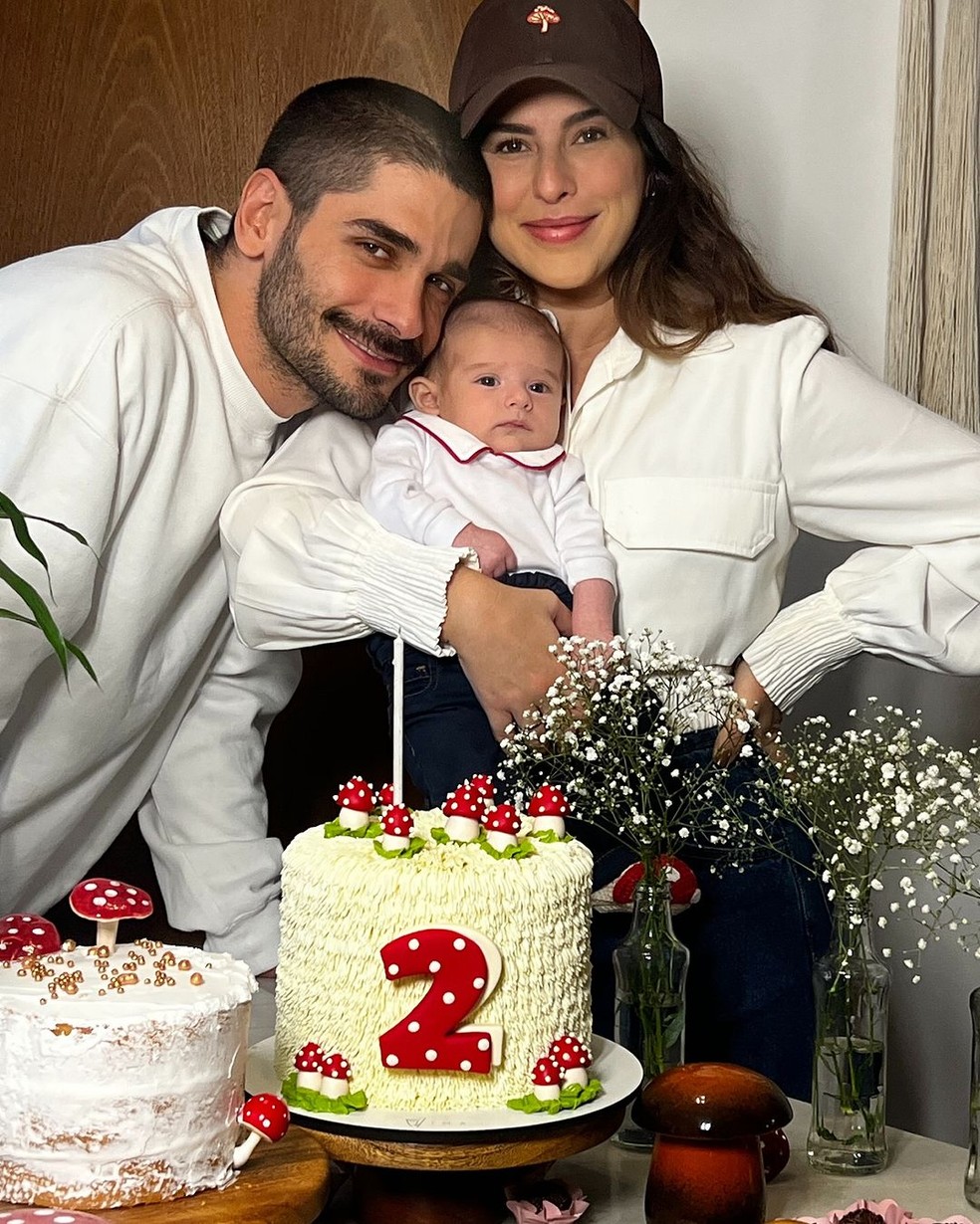 Fernanda Paes Leme mostra fotos da festinha de 2 meses da filha, Pilar ...