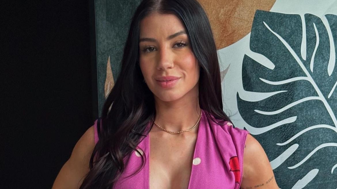 Maria Lina reage a elogio sobre parte do corpo inusitada: 'Como é?'