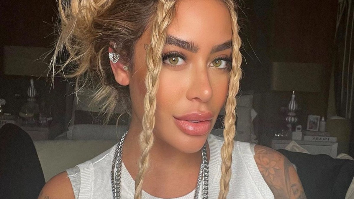 Rafaella Santos abre álbum de fotos do aniversário de 27 anos