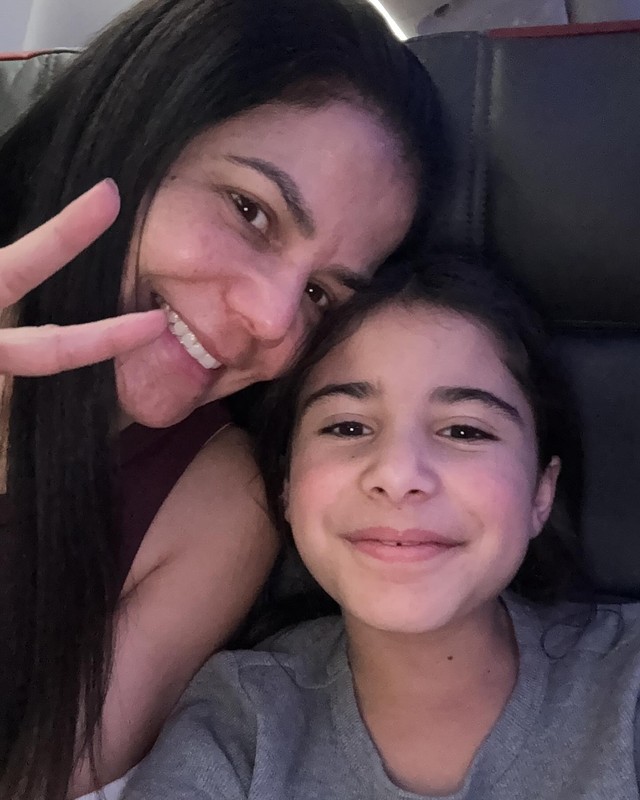 De volta ao Brasil, Nívea Stelmann comemora os 11 anos da filha ...